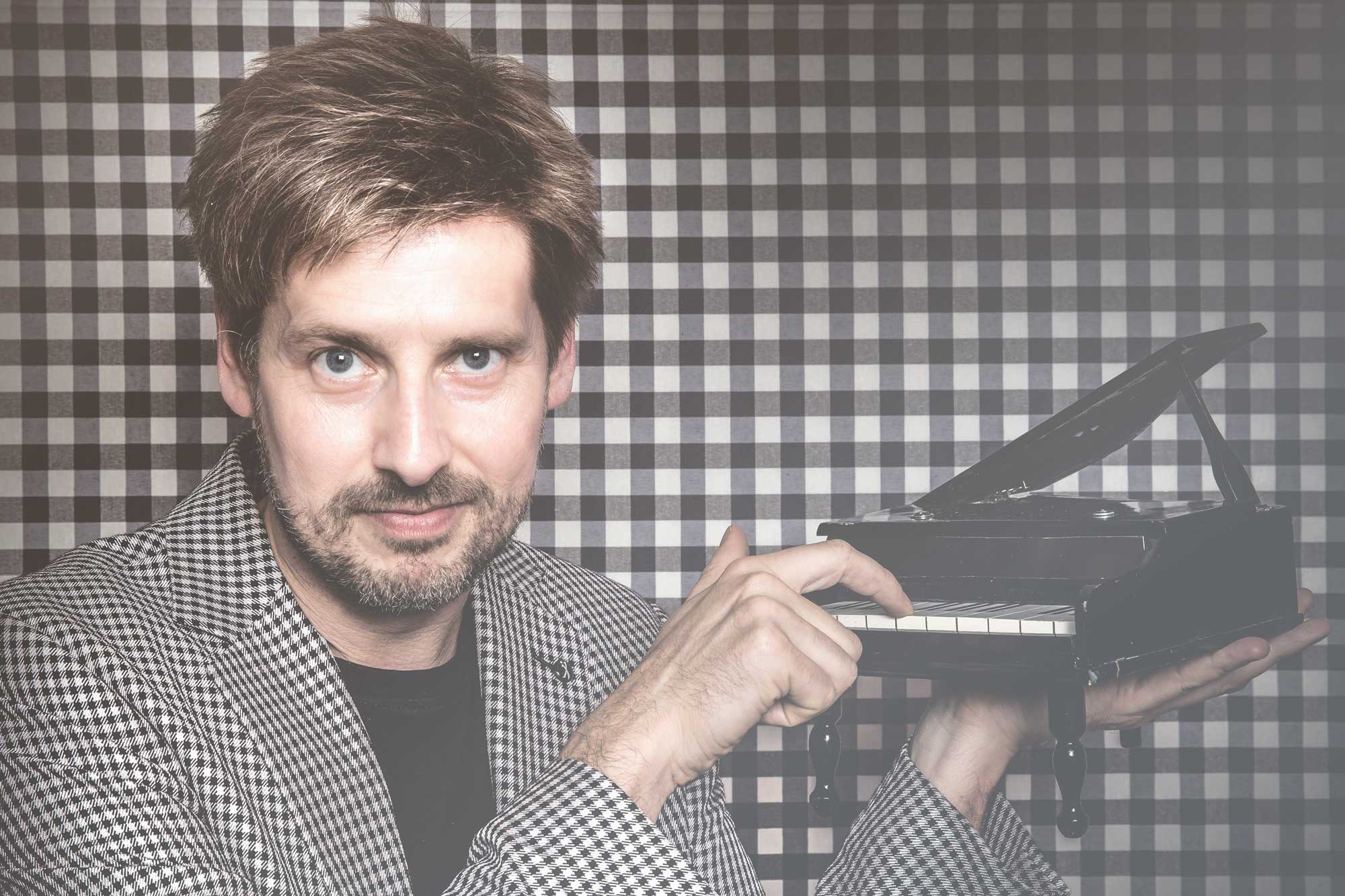 Home - DANIEL HELFRICH